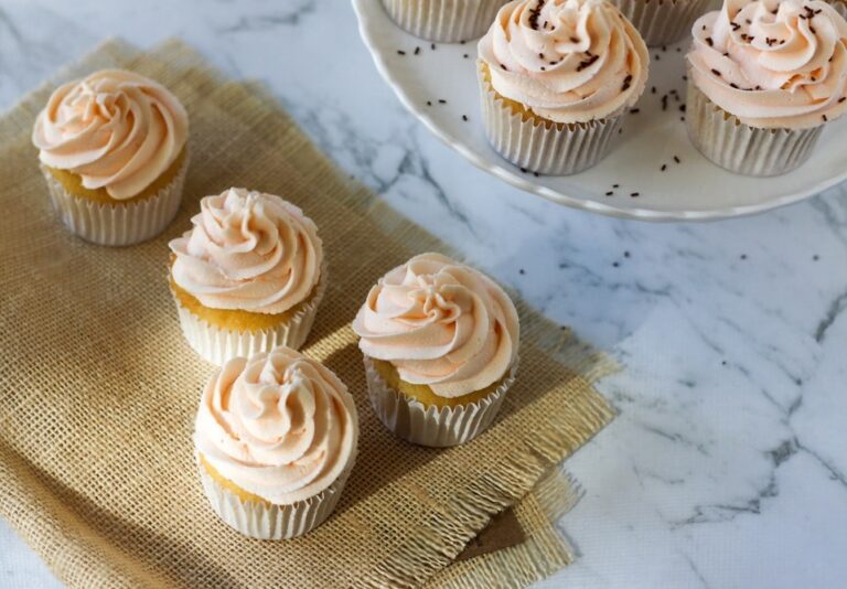 Snickerdoodle Cupcakes - StyleMuse Lady