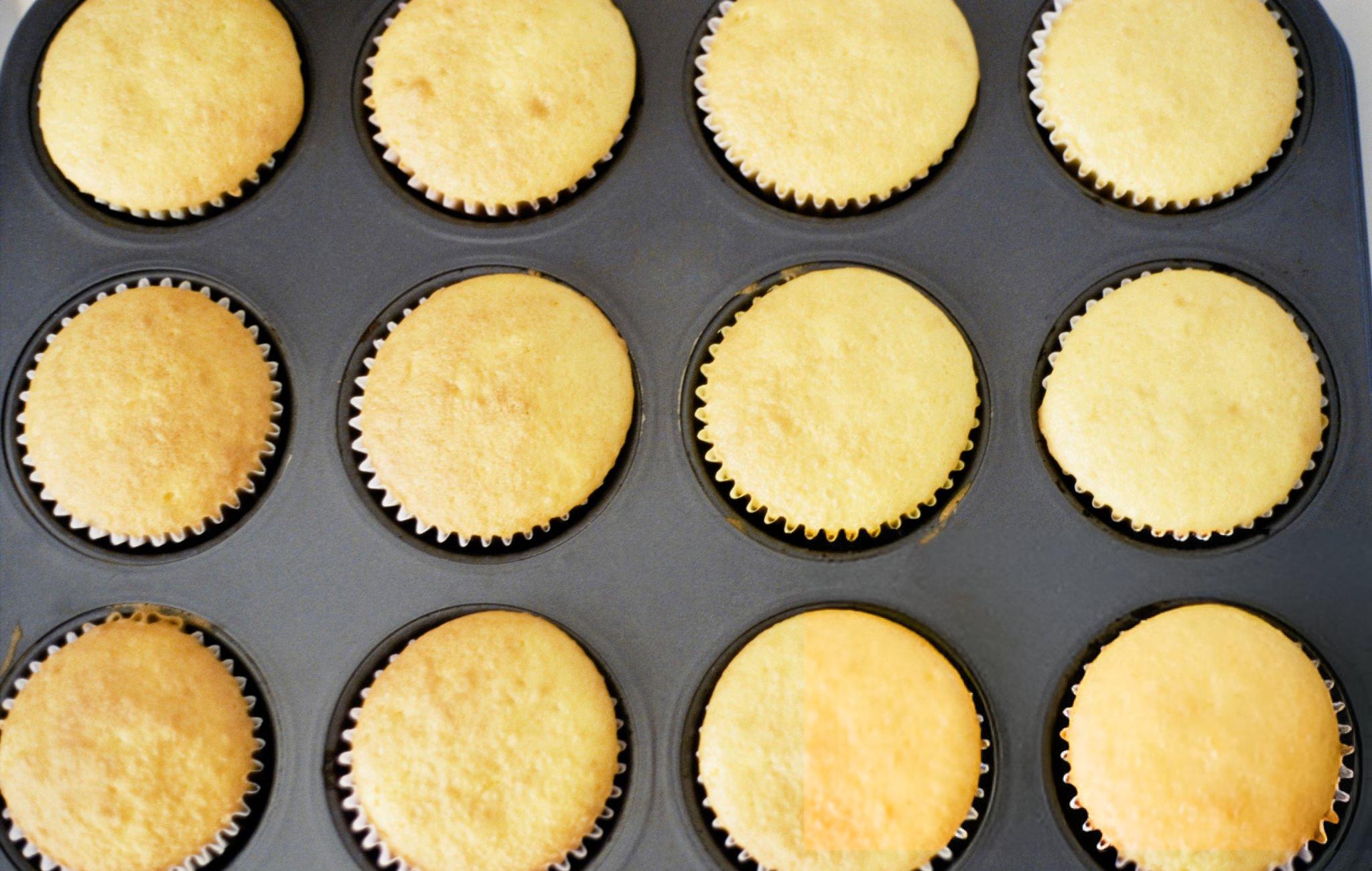 Perfect Mini Cupcakes Recipe - StyleMuse Lady