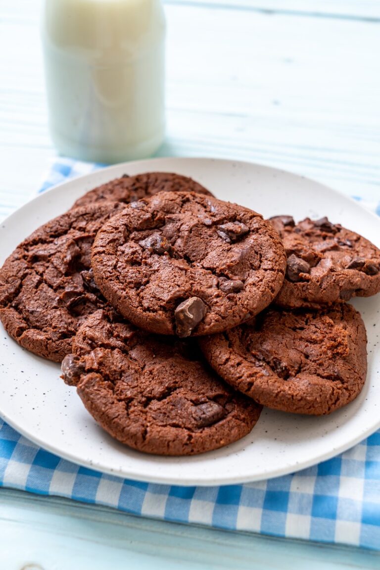 Rich Double Chocolate Chip Cookies - StyleMuse Lady